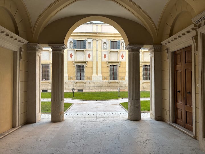 Apartment In The Old City, 50 Mt From Piazza Erbe - Vérone