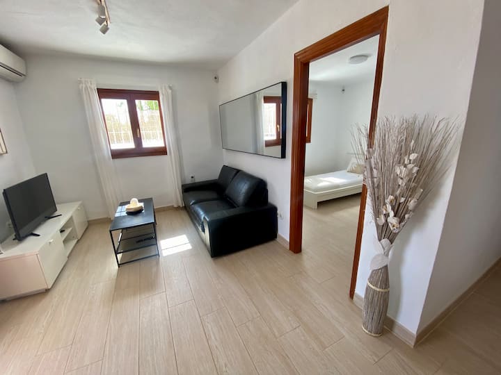 Villa Air- Relax, 2 Km Bossa Beach, Spacious Rooms - Ibiza (town)