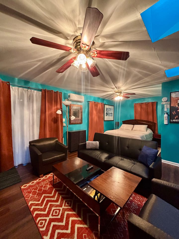 3rd + Blue: Studio Suite - Forestville, MD