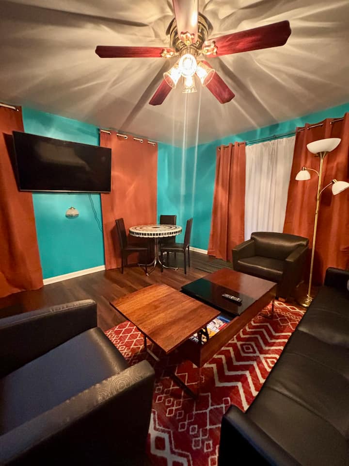 3rd + Blue: Studio Suite - Largo, MD