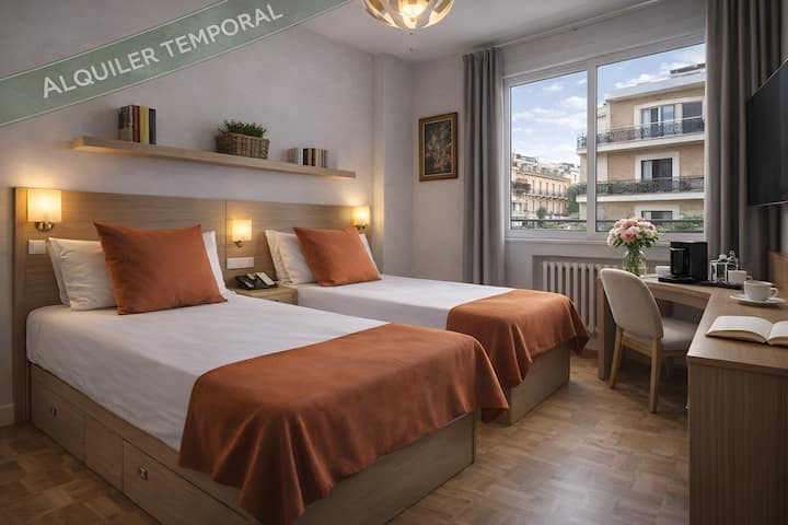 Spacious Flat By Las Ventas & Metro - Madrid