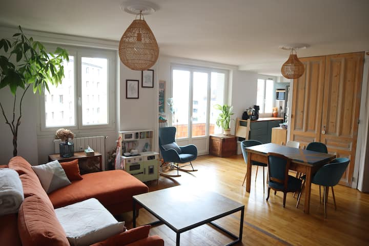 Bel Appartement T3 Lumineux Avec Balcon Et Garage - ibis Lyon Centre Perrache