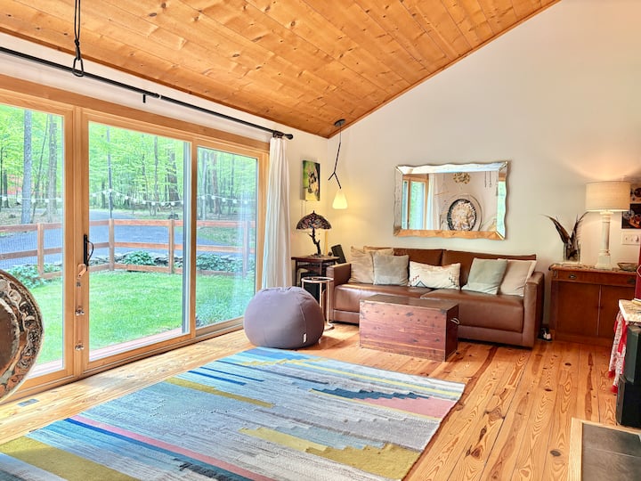 Woodstock Sanctuary | Spa, Sauna & Walk To Town - Woodstock, NY