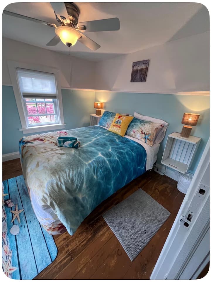 Private Bedroom #2 The Belrose Inn And Boutique - Tobermory