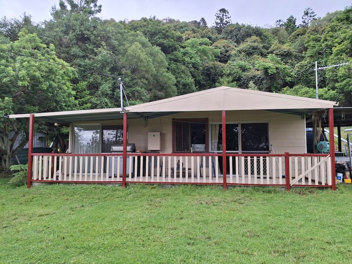 The Shangri-la(no Children) - Beechmont