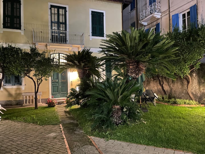 Villa Sant’anna Apt Ovest 100m Dal Mare+posto Auto - Andora