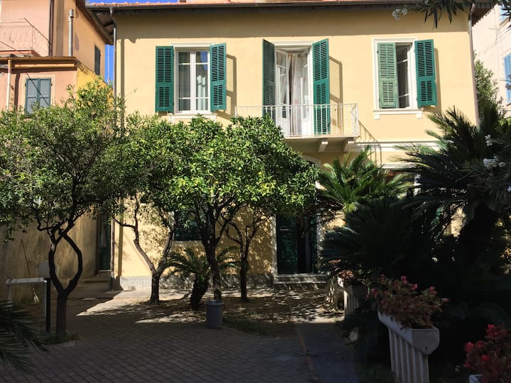 Villa Sant’anna Apt Ovest 100m Dal Mare+posto Auto - Alassio