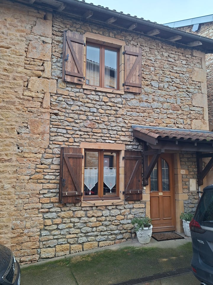 Maison De Village A Theize En Beaujolais - Bagnols