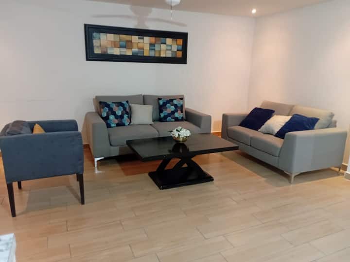 Bonita Casa Al Poniente De Monterrey - Monterrey