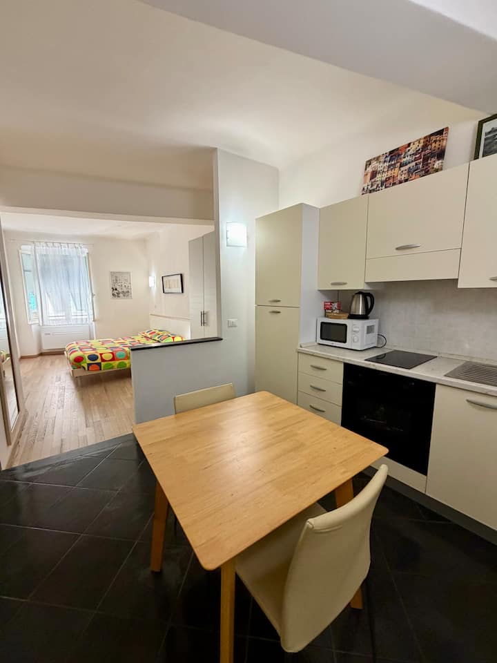 Main Street--2--free Wi-fi - Riomaggiore