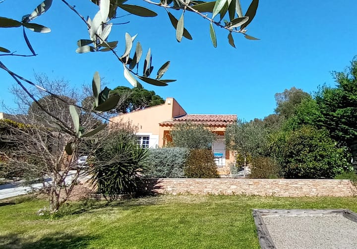 Villa à 600 Mètres à Pied Des Criques Et Plages - Fréjus