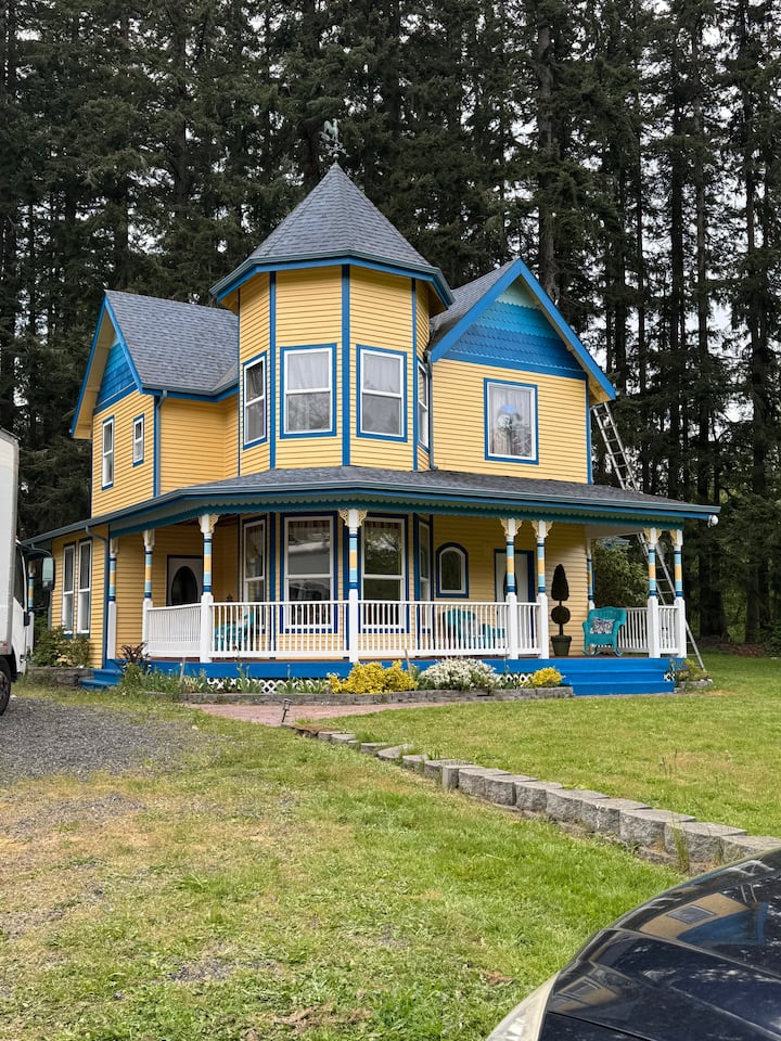 The Sirens Hideaway A Charming Victorian Farmhouse - Langley