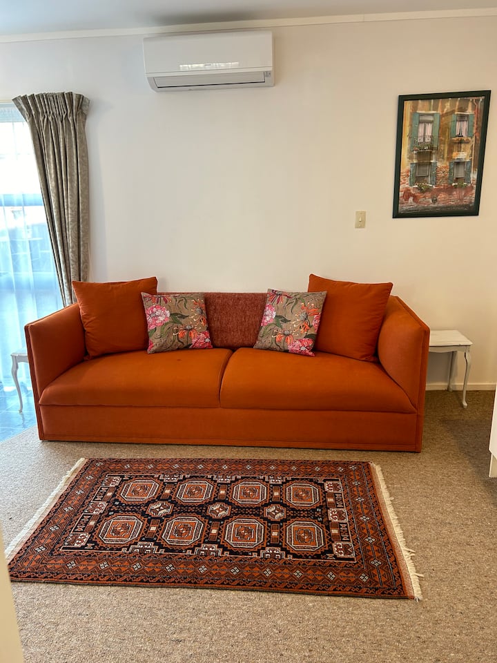 Walk To Town From Self Contained Accommodation. - Cambridge