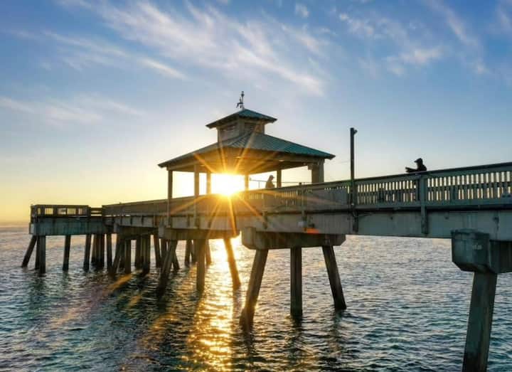 Fantastic Location - Walking Distance To Beach! - Deerfield Beach, FL