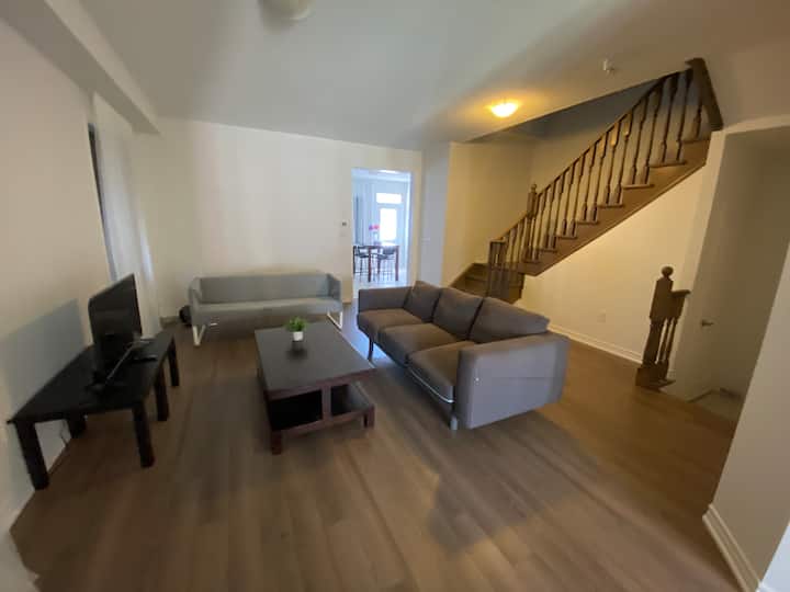 Awesome Private Room 1 - Oakville