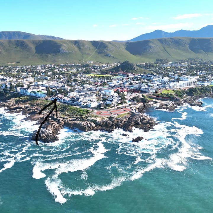 Whale Haven@seavillage(5kw Inverter+fibre Wi-fi) - Hermanus
