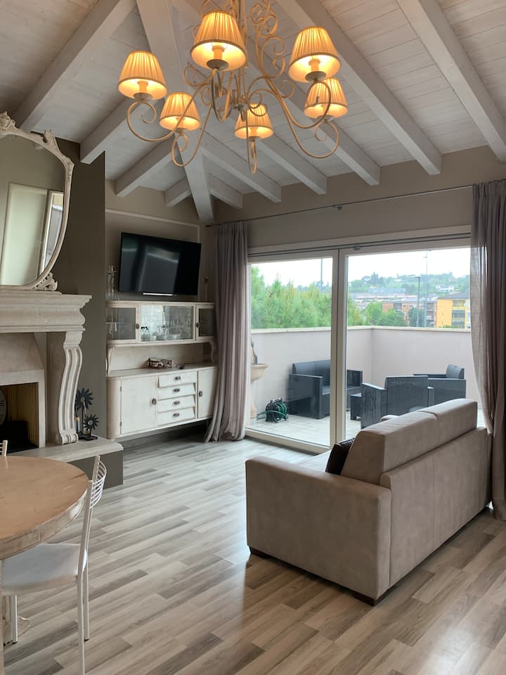 Penthouse Luxury Apartment Desenzano - Moniga del Garda