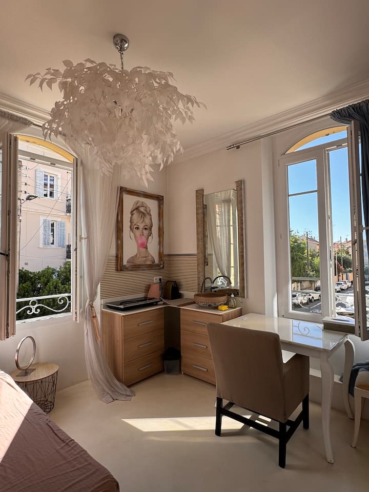 Joli Studio Avec Mezzanine Centre Cannes - Cannes