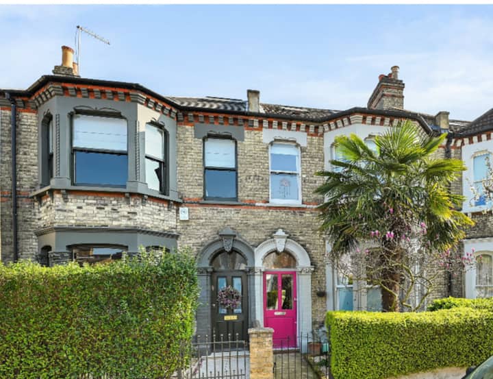 4 Bedroom Family Home - London