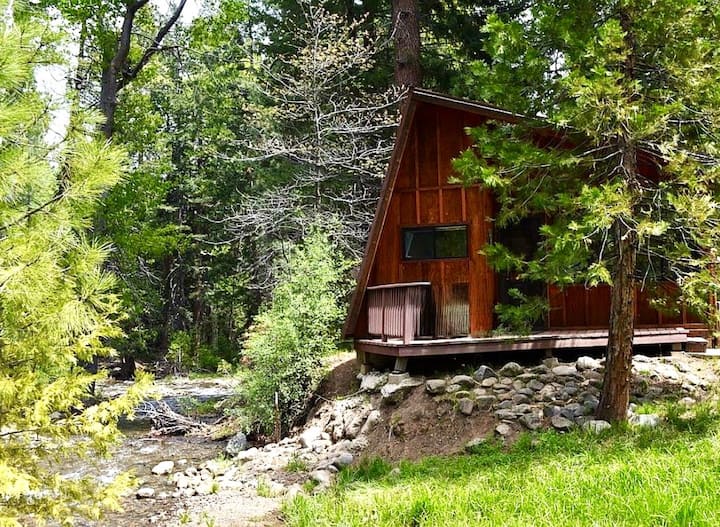 The Cabin • Creekside • 10 Acres • Fast Wifi - Susanville, CA