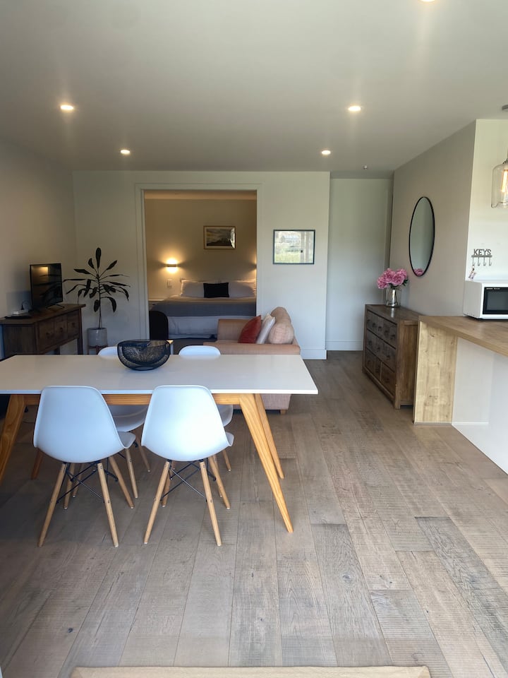 Cozy Apartment With Private Entrance & Parking - Wanaka