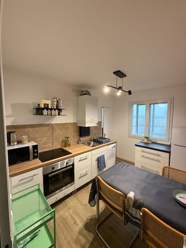Appartement Spacieux. Parking Gratuit - Brest, France