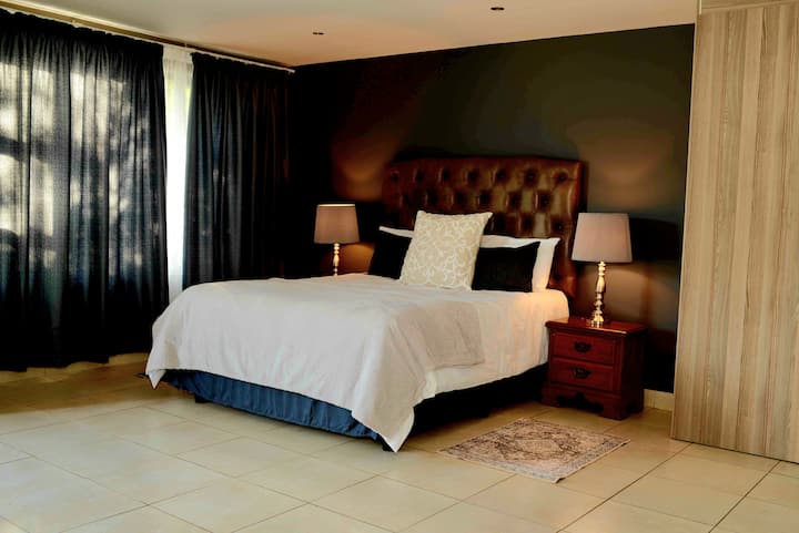 Spacious Garden Flat In Waterkloof Ridge - Pretoria (South Africa)