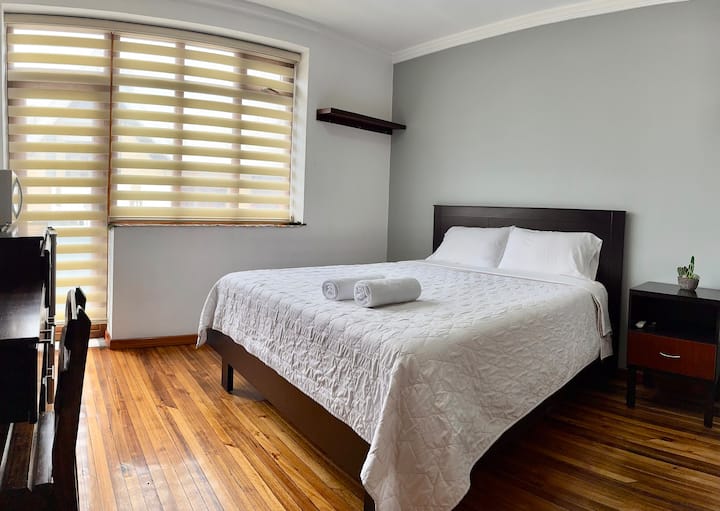 Habitación Muy Acogedora En Cuenca  Azuay-ecuador - Cuenca