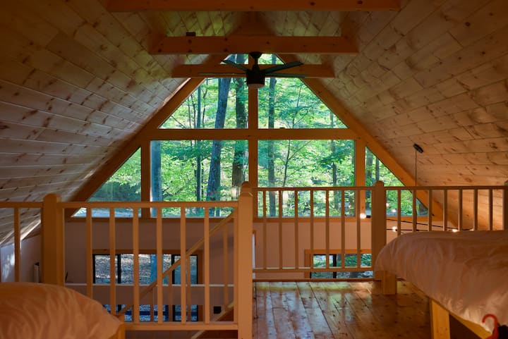 Secluded Cabin • Fire Pit • Lake Access • Sleeps 6 - Waymart, PA