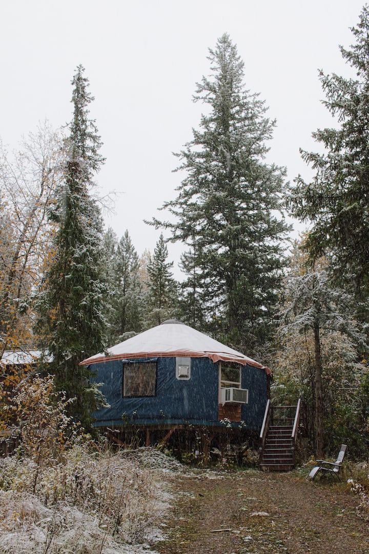 Yurtsville Retreat- Blue Yurt - West Glacier, MT