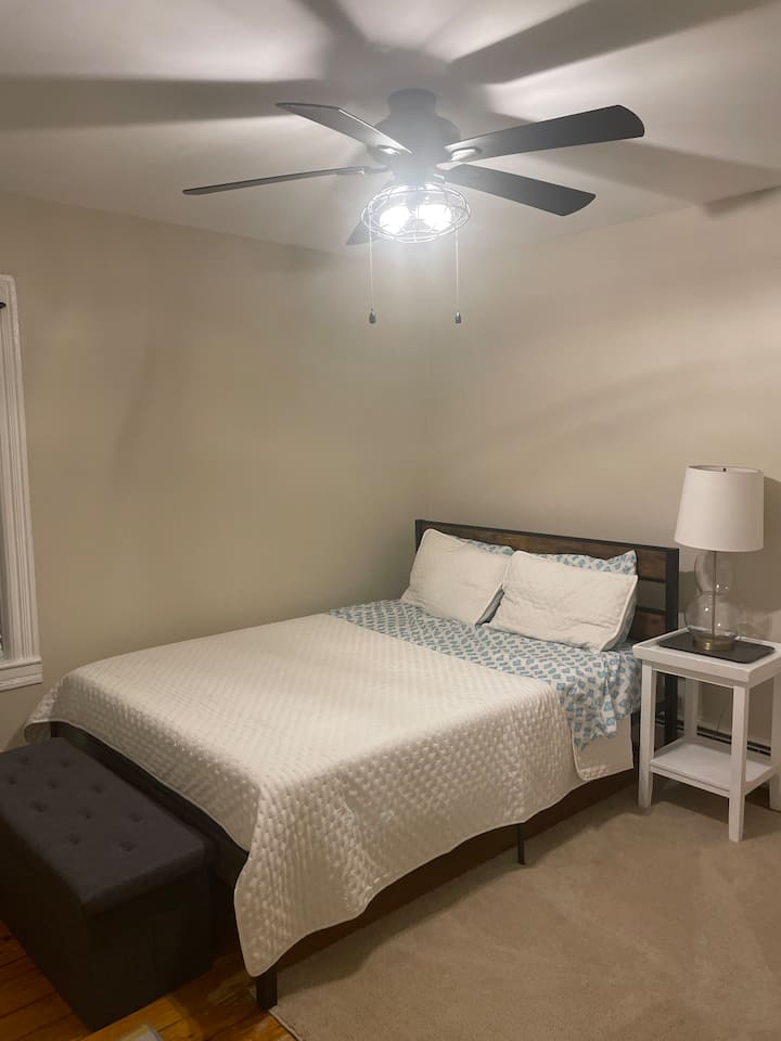Full 2 Bedroom Apt In Beautiful Warren Ri - Barrington, RI