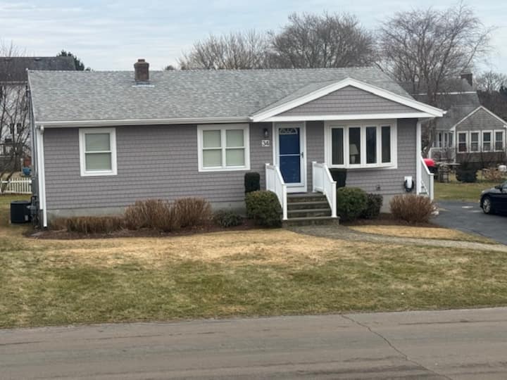 Narragansett Rhode Island Beach House - Narragansett, RI