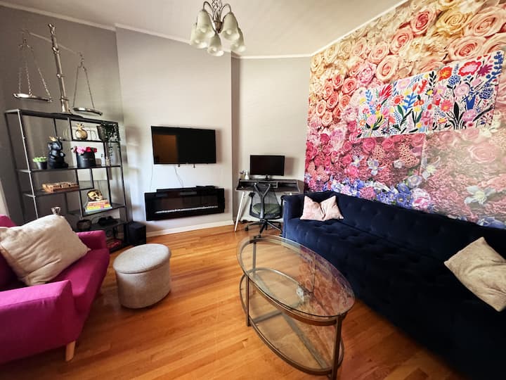 7bd/3ba 2-flat Perfect For Groups | By Uc+train - Chicago, IL