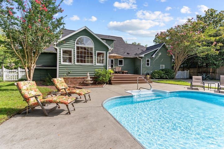 A Dream Come Blue: Coastal Poolside Oasis - Wilmington, NC