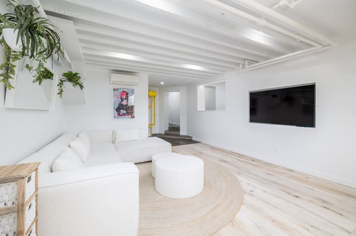 Modern 1200sf 1br W/ Sauna  2 Min Walk 2 The Beach - Long Beach, NY