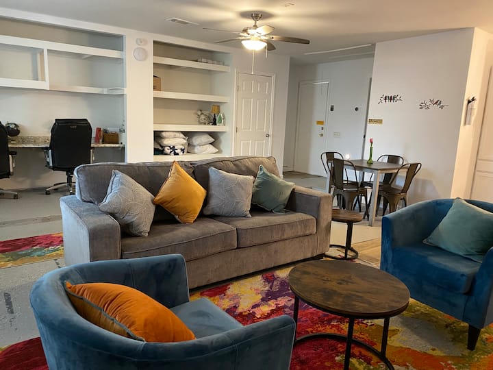Tara’s Boho Bungalow (Dfw Airport, Dog Friendly!) - Irving, TX