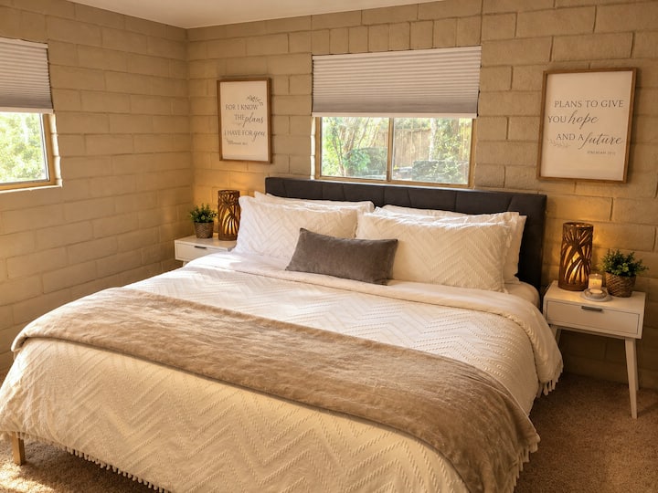 Spacious Modern Peaceful || 2 Bedroom - Redding, CA