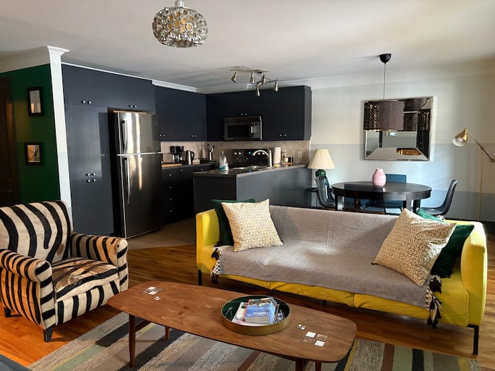 Superbe Condo Design Avec Terrasse Couverte - Montreal