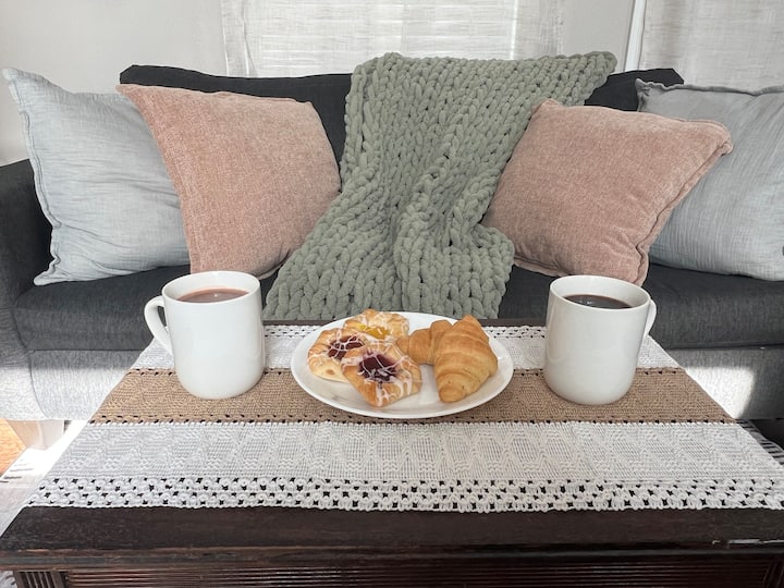 Tiny Home Getaway | Pikes Peak Views + Walkable - Woodland Park, CO