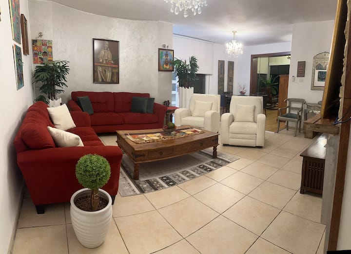 Spacious, Artistic ,With View At 4th Circle - Amman