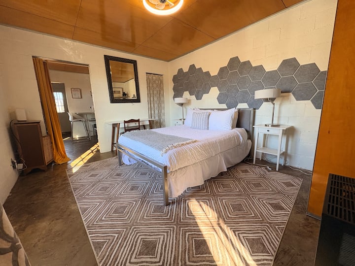 Cute Apt - Backyard Chickens & Close To Everything - Atlanta, GA