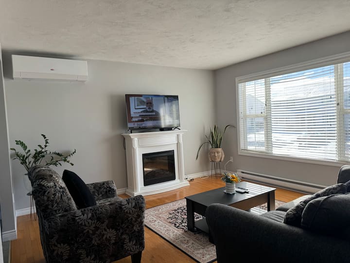 Cozy And Convenient Place - Moncton