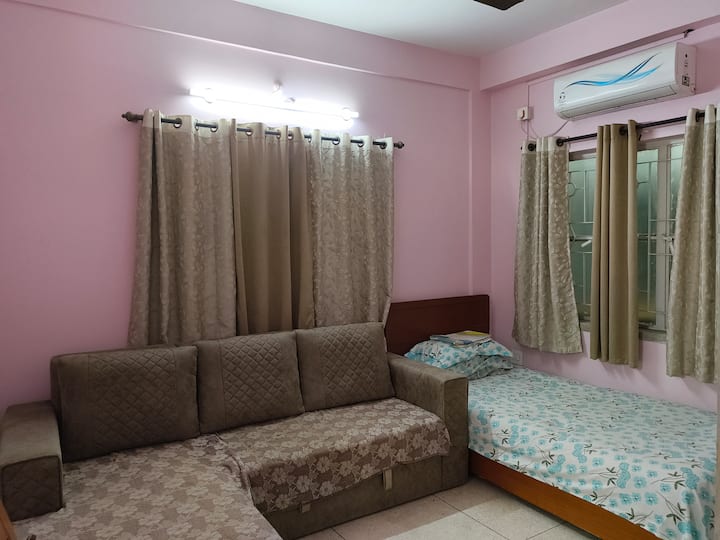 Homestay Near Ruby Hospital - Kolkata