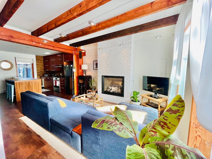 Lovely Home With Leafy Terrace - Montréal, QC