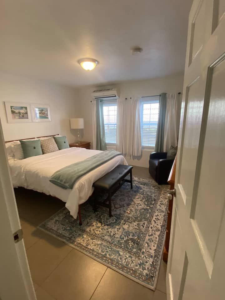 Charming 2-bedroom Wifi And Ac Walk To The City! - Bermuda
