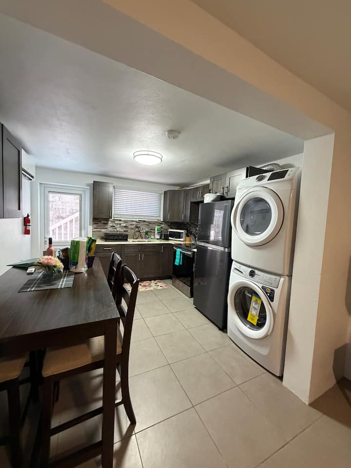 Hidden Vale 2-bedroom Walk To The City! - Bermuda