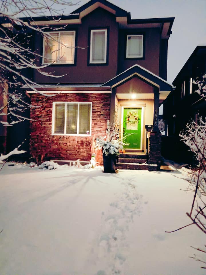 Kensington Oasis ~ Calm Retreat Next To Bow River - Calgary