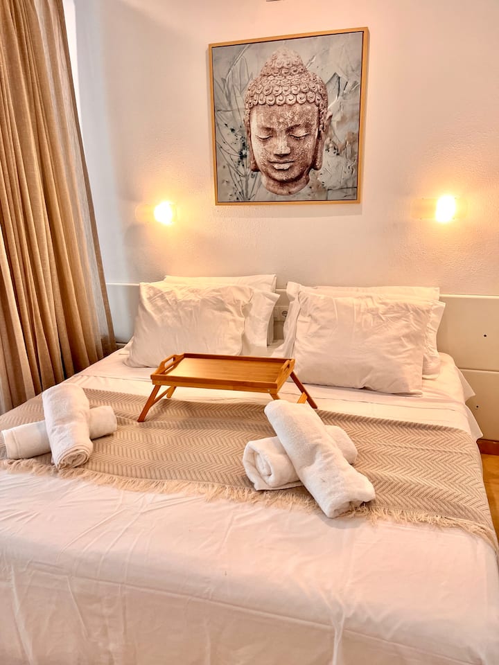 Modern Luxury Studio Beach Front Terrace & Pool - Fuengirola