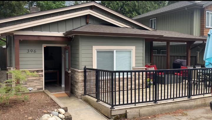 Cultus Lake Cabin... Deck 2 Dock In 10 Seconds! - Chilliwack