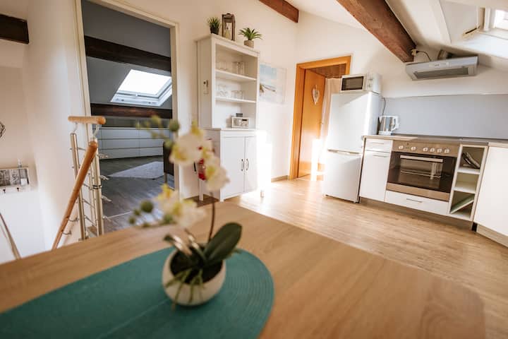 Schmuckes Dachgeschoss Domizil Am Kaiserstuhl - Ihringen